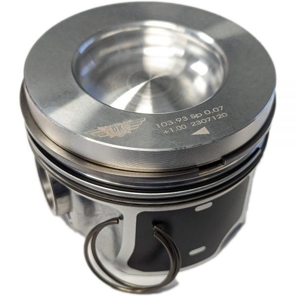 Pistons w/ Ring Set (8) - LML Duramax